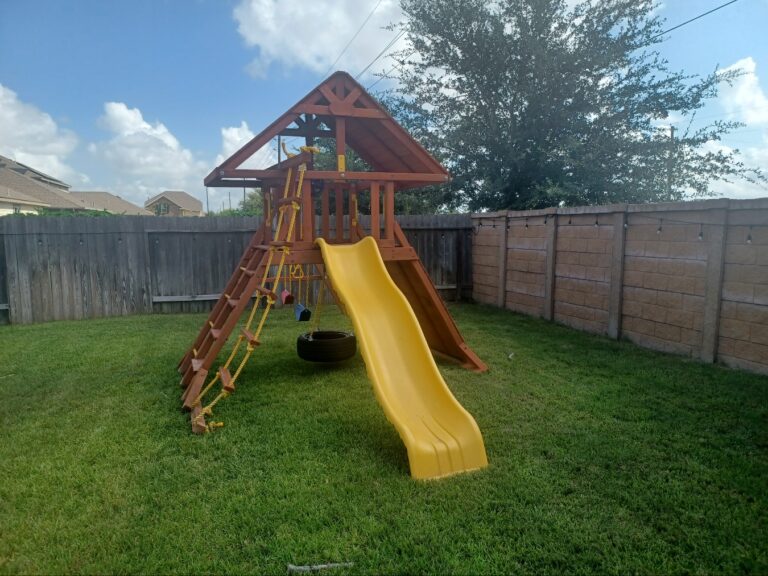 Toucan Playcenter: Wood Roof | Yellow Wave Slide